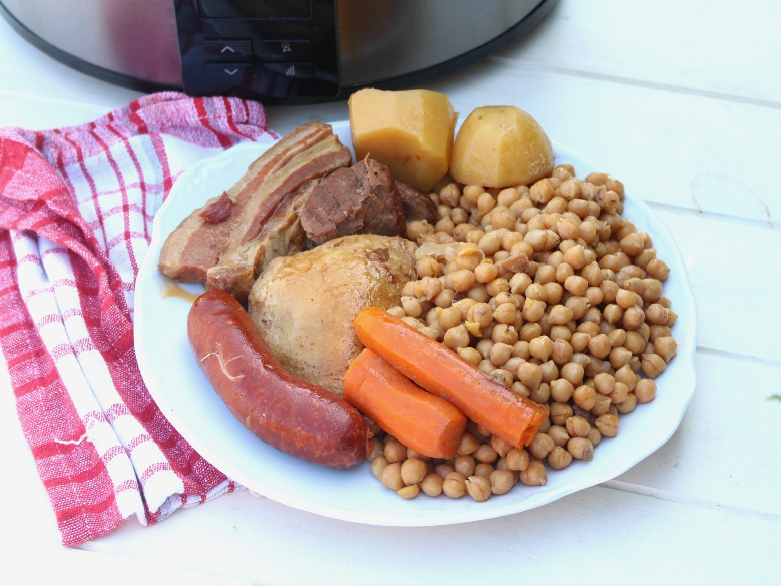 Cocido de garbanzos básico en olla de cocción lenta - Saltando la dieta